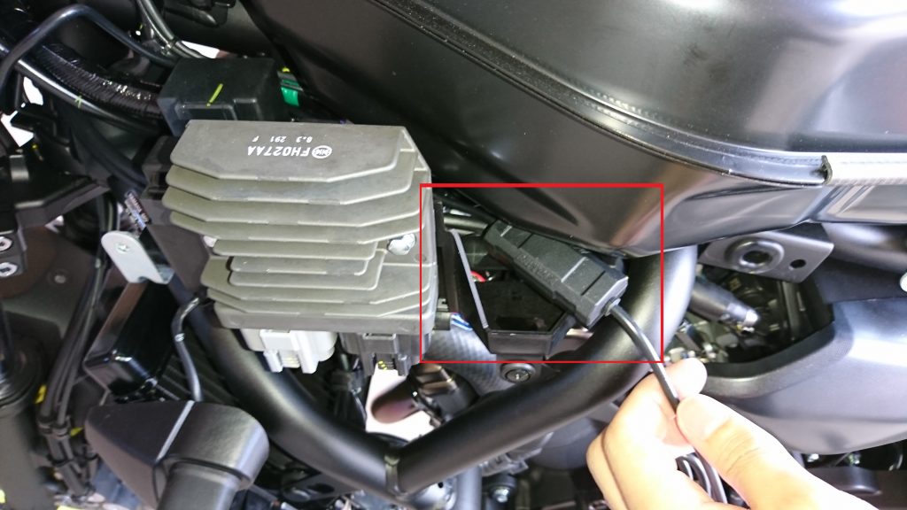 MT-07 USB電源を付けた | 徒然にくさぐさに