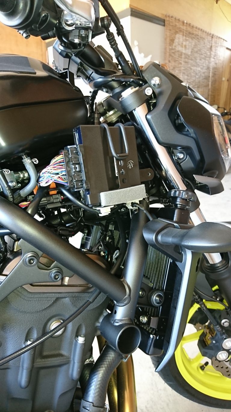 MT-07 USB電源を付けた | 徒然にくさぐさに
